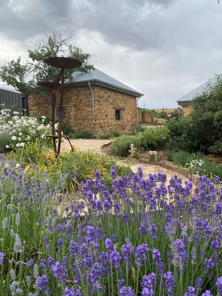 Heritage Listed Blacksmiths Villa - Villas for Rent in Yandoit ...