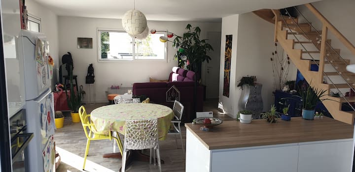 Maison En Bord De Mer Et Commerces, Quartier Calme - Saint-Michel-Chef-Chef