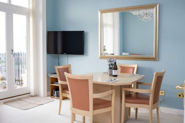 Sea Views, Private Terrace, 5 Mins Beach, Parking - Bournemouth