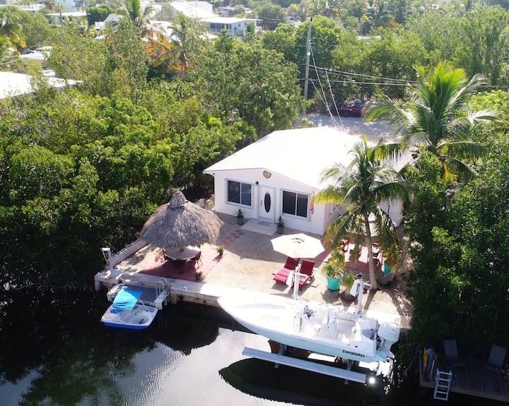 Waterfront 2 Bedrooms, 1 Bath Cottage Private Dock - Key Largo, FL