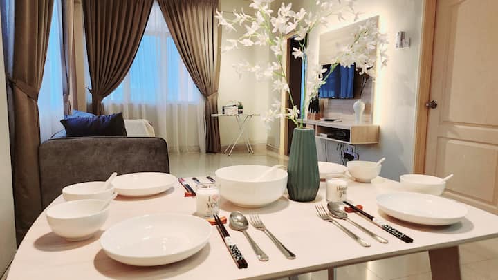 Bangi #Muji Family Suite #Netflix 8pax Near Ukm - Bangi