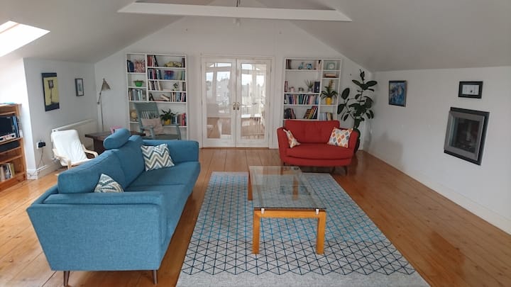 A Spacious House In The Seaside Town Of Tramore. - Tramore