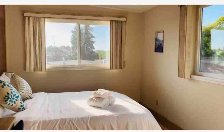 Private Room B2 With Free Parking - Santa Clara, CA