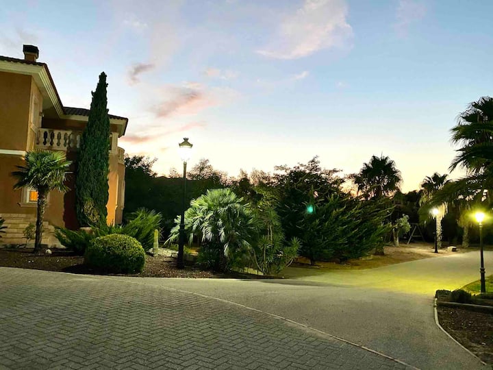 Villa Olivos, 30 Mins To Beach, Garden - Elda
