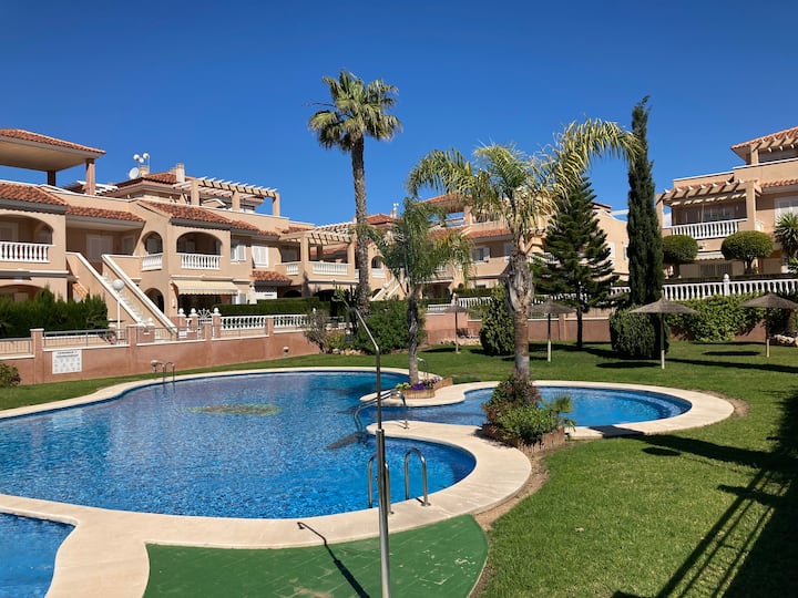 Lovely  2-bedroom Apartment With Pool And Patio - La Zenia