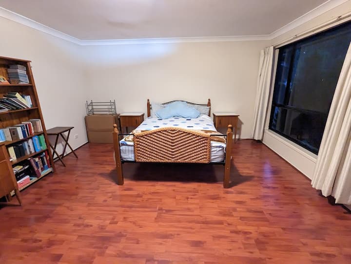 Spacious Room With Private Bathroom - Sydney
