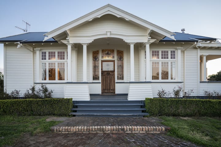 Relax On The Edge Of Town - Cambridge