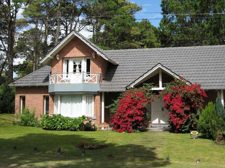 Chalet En El Centro | Playa A 400 Metros | 7 Pax - Pinamar