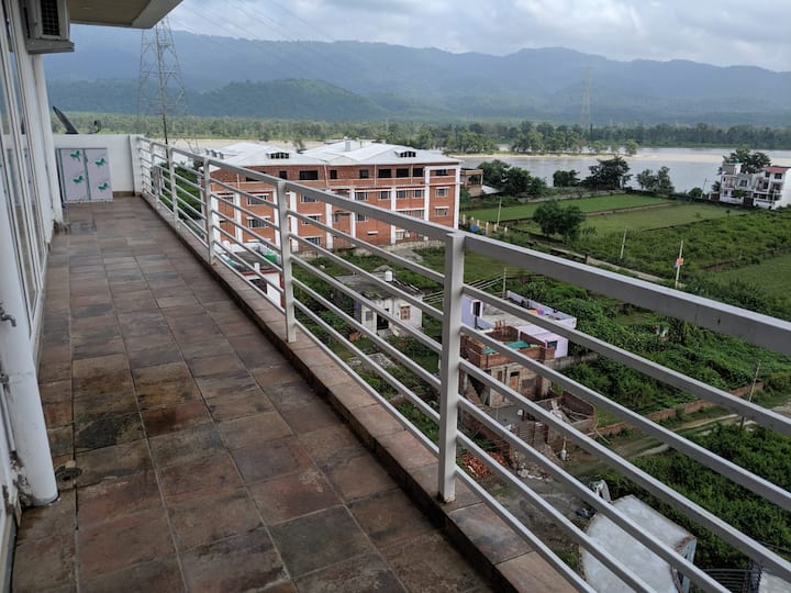 Ganges View 3 Bedroom Apartment In Quiet Area - Rishikesh