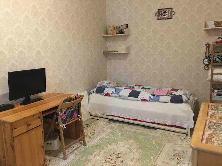 Cheerful Tiny Studio In The Centre Of Chisinau - Moldova