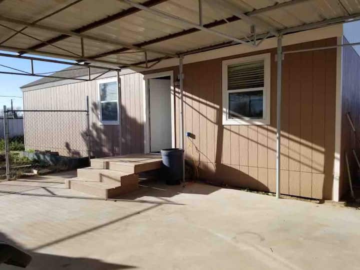 Quiet And Clean 2 Bedroom Home - Odessa, TX