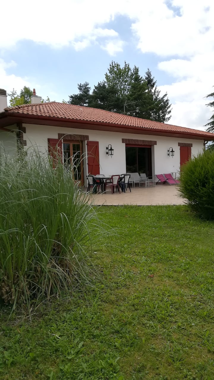 Maison Familiale Avec Un Grand Jardin Clos - Baztan