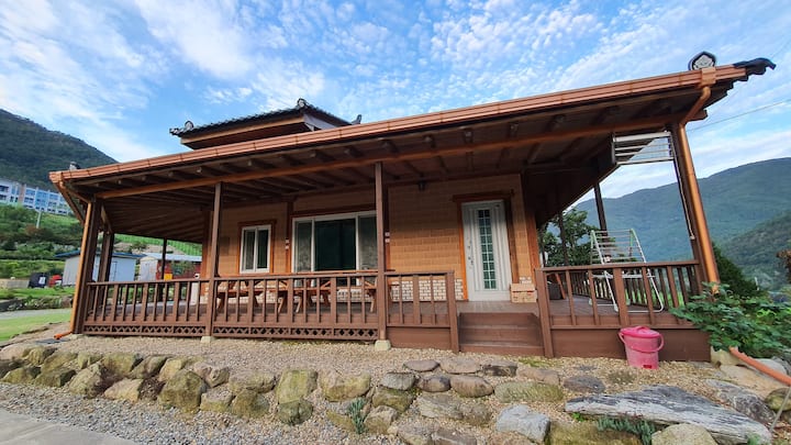 서원계곡 3분! 충북 알프스 보은 황토집에서 힐링하세요 : ) - 영동군