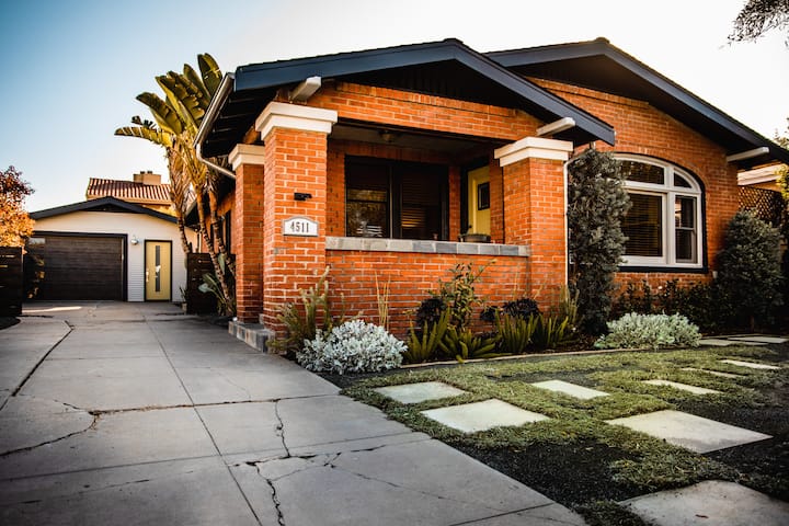 Cozy Bungalow - San Diego, CA