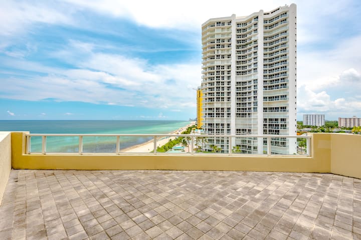 Ocean Front Gem! Massive Patio, Ocean Views, Wow! - Sunny Isles Beach, FL