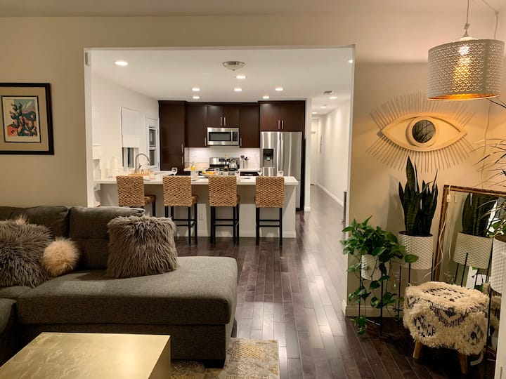 Boho Chic 2bd/1bth Between Downtown & Santa Monica - Beverly Hills, CA