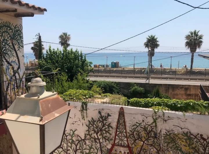 The Painter's Home · Charming House W/ Terrace, Sea Views & 2 Min Beach - Vilassar de Mar