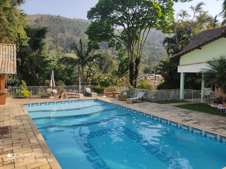 Linda Casa Veraneio. Próxima Ao Centro Histórico - Petrópolis