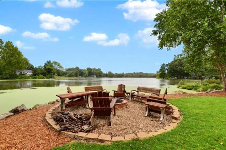 The Modern Kc Lake House - Lake Waukomis, MO