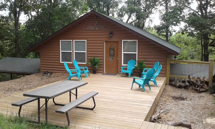 Hawk's Nest At The Driftwood River Lodge - Cuba, MO