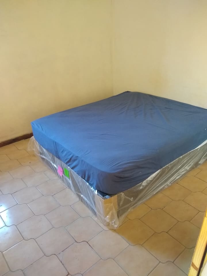 1 Private Bedroom In A Family Home - Soweto