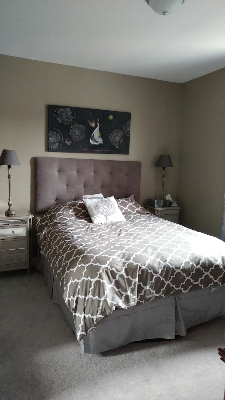 Brantford Private Kitchenette/bedroom/bathroom - Brantford