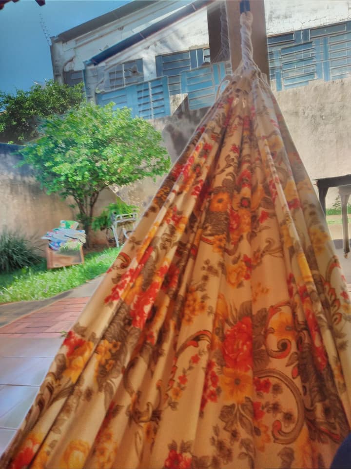 Sobrado,  Rua Tranquila,  Fácil Acesso ! Próximo Ao Shopping,  Supermercado E Etc ... - Campo Grande