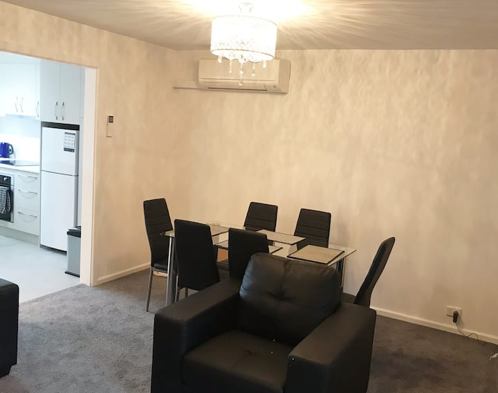 Renovated Apartment Close To Everything - Kingston, Australia