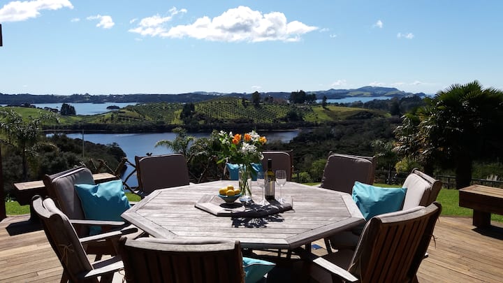 Unique Lakefront Sanctuary,  Kerikeri. - Kerikeri