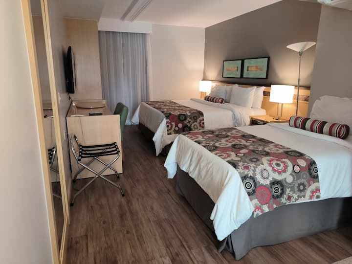 Apt Alto Padrão-amplo-cama King+solteiro Até 5 Pax - Brasília