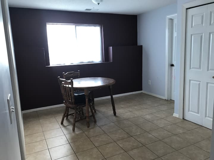 Happy Cozy Lower Level Bedroom With All Amenities - Lakeville, MN