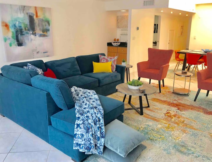 Modern 2 Bdrm 2 Story Apt. Near Hollywood /Hiking - Los Angeles, CA