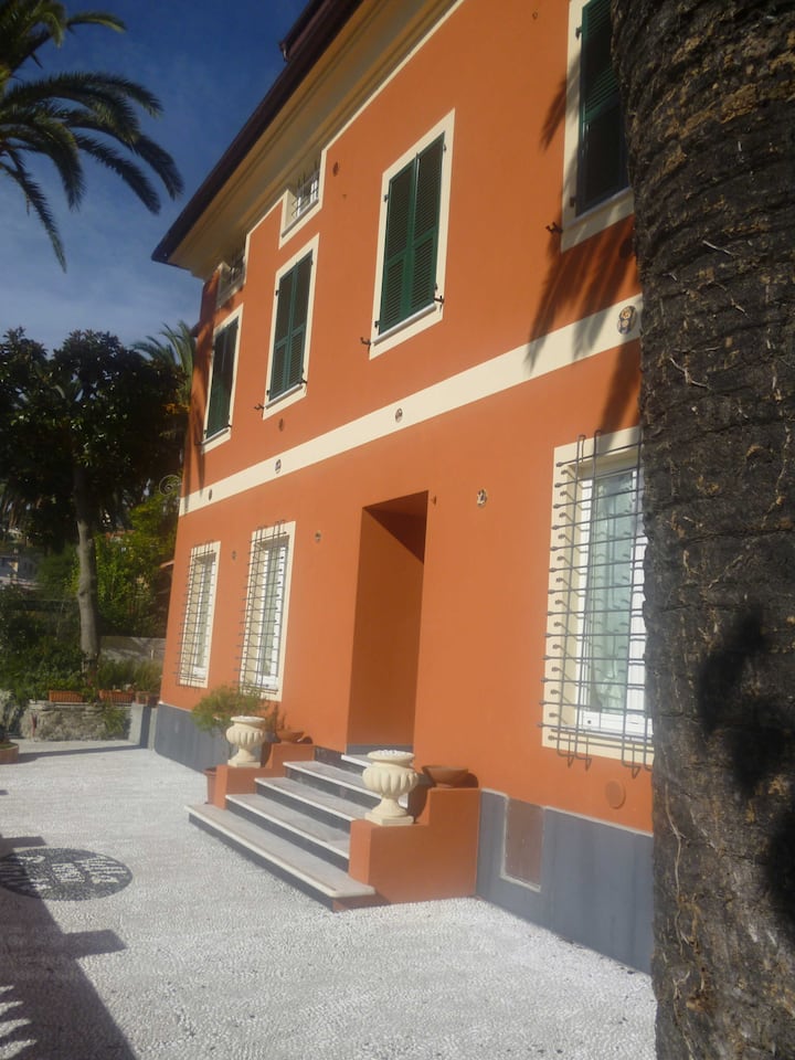 Trilocale Climatizzato In Villa Giardino Vistamare - Varazze