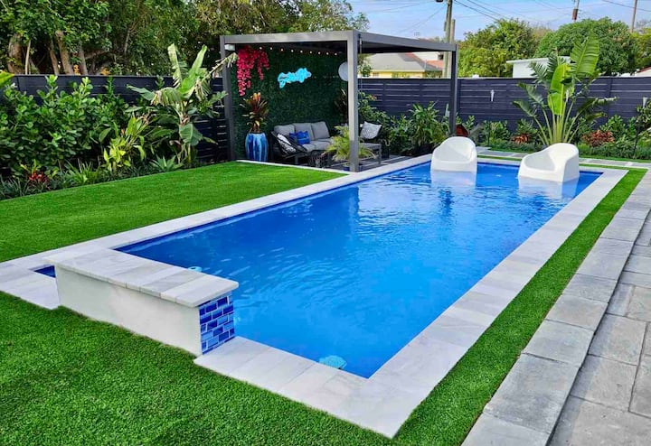 Santorini Blue Beach House | New Heated Pool ! - Delray Beach, FL