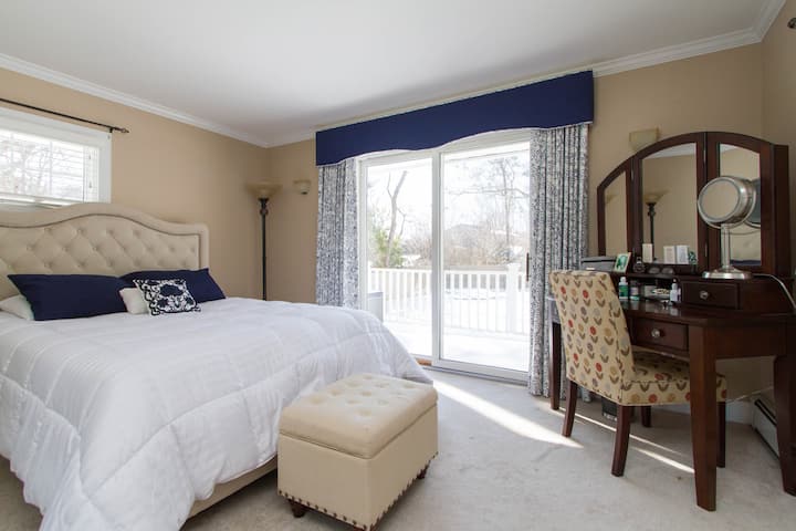 Convenient To Nyc And The Hamptoms - Patchogue, NY