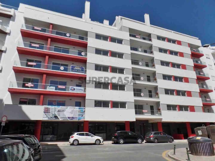 Apartamento A 80 M Da Praia Com Garagem E Piscina - Armação de Pêra