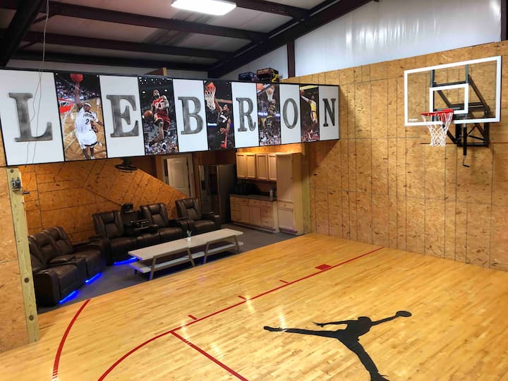 Enchanted Woods Score & Stay Sports Lodge - Lookout Mountain, GA