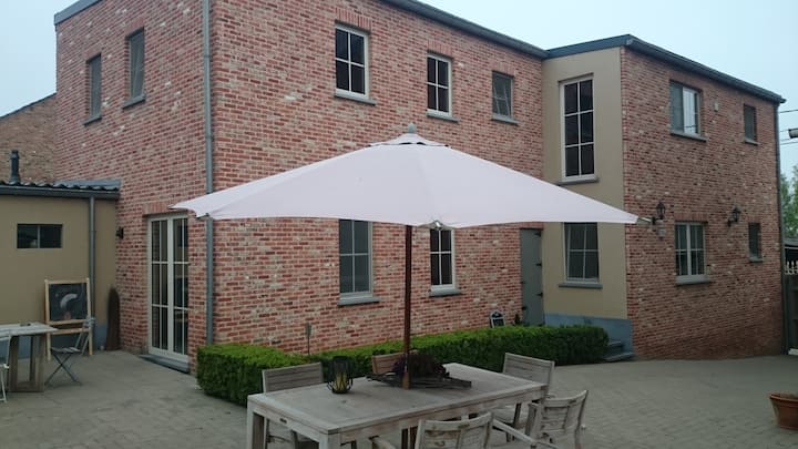Landelijke Woning Met , Boomgaard, Speeltuigen - Borgloon