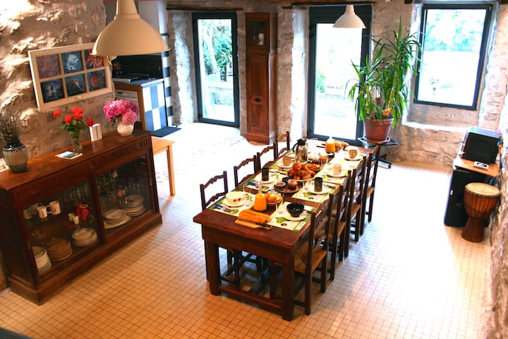 Chambres D'hôtes "ÇAgitesurtruyère"- Chambre Bilal - Entraygues-sur-Truyère