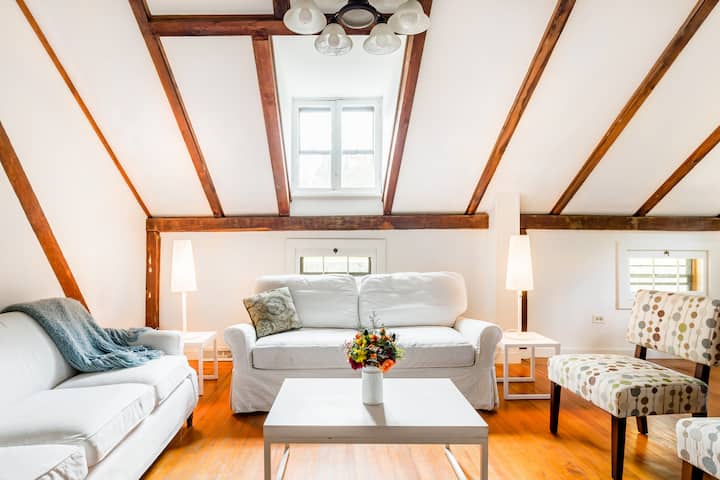 Historic Hudson River Estate Carriage House - Tivoli, NY