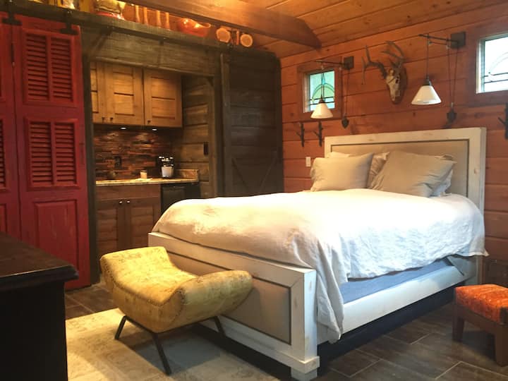 Cabin In The City "Bear Hotel" - Houston
