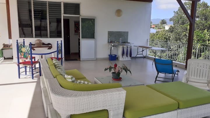 Un Bel Appartement Dans Une Villa, Grande Terrasse - Guadalupe