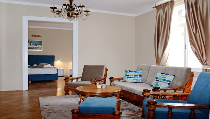 Flowers Two-bedroom Apartment - Zagreb