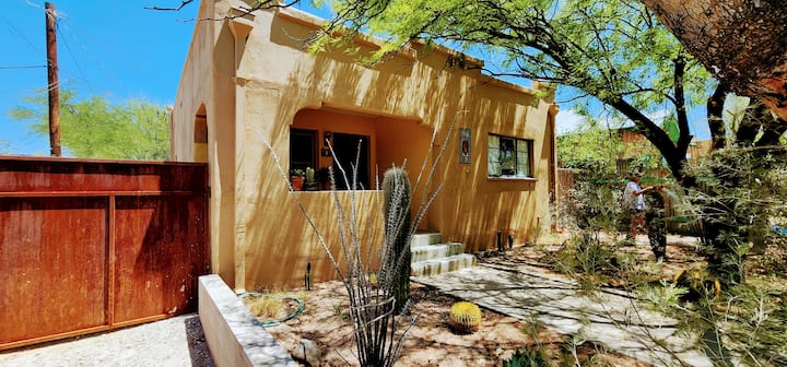 Casa Lupita - Historic Adobe Bungalow - Tucson, AZ