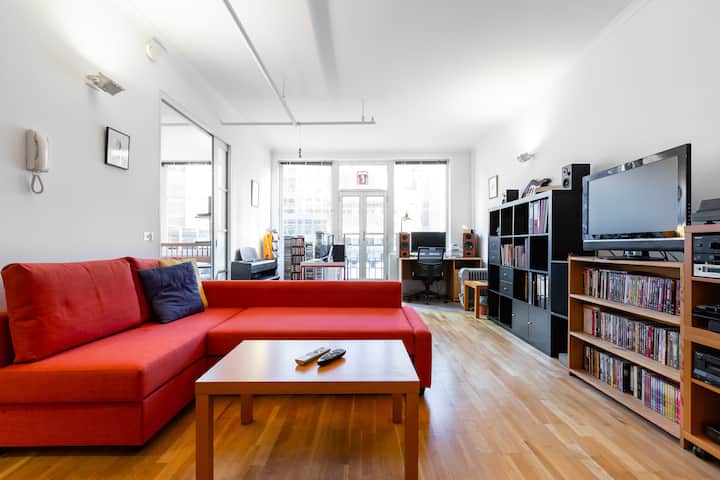 Sweet Symphony: Central Cbd Music Lover's Abode - Melbourne