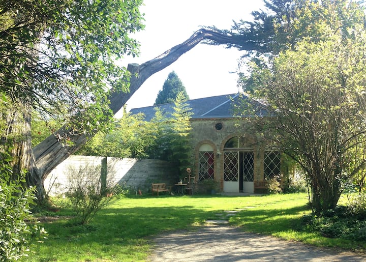 Belle Orangerie Dans Un Parc Ombragé Et Calme - Basse-Goulaine