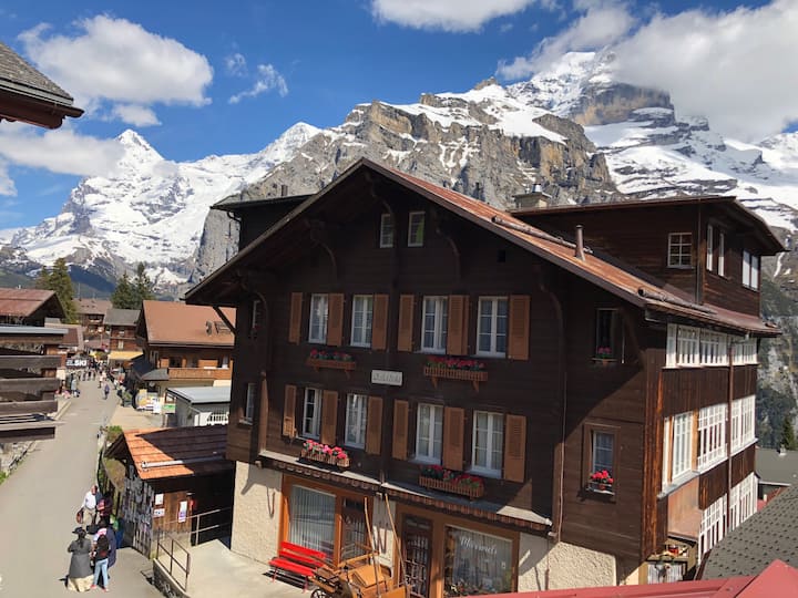 Bergpanorama Vom Schlafzimmer Aus - Mit Balkon - Mürren