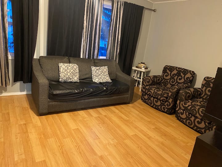 R Mobile Home Feels Like Home-room 1 Only - Lloydminster