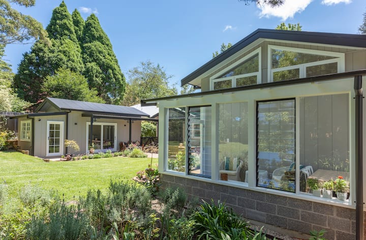 Family-friendly Leura Cottage In Garden Setting - Leura