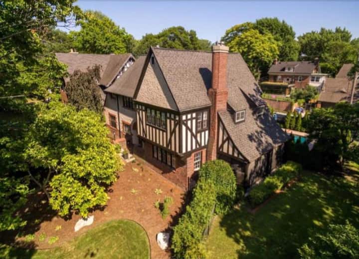 Niagara Manor -  Long Stays - Windsor